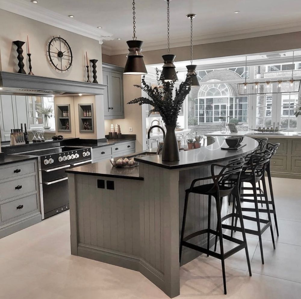 Tom Howley Showroom Lighting - Lumiere